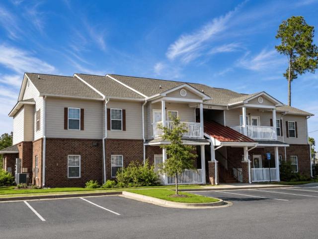 3 BR, 2 BA Apartment 808 Edgewood Dr Unit 602, Nashville, GA 31639