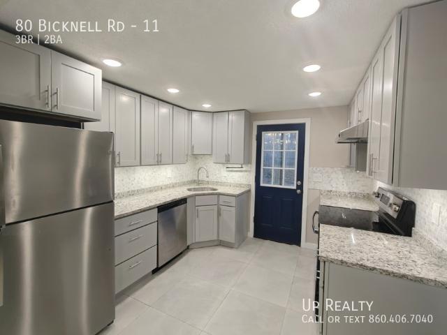 3 BR, 2 BA Apartment 80 Bicknell Rd, Ashford, CT 06278