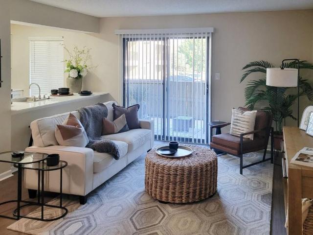 3 BR, 2 BA Apartment 8100 Perry St Unit 114, Overland Park, KS 66204