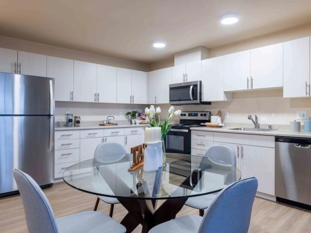 3 BR, 2 BA Apartment 8102 Evergreen Way Unit B116, Everett, WA 98203