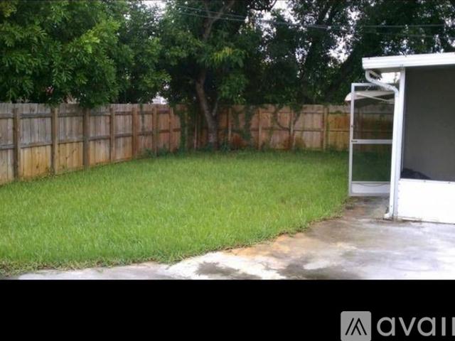 3 BR, 2 BA Apartment 810 N 64th Ave, Hollywood, FL 33024