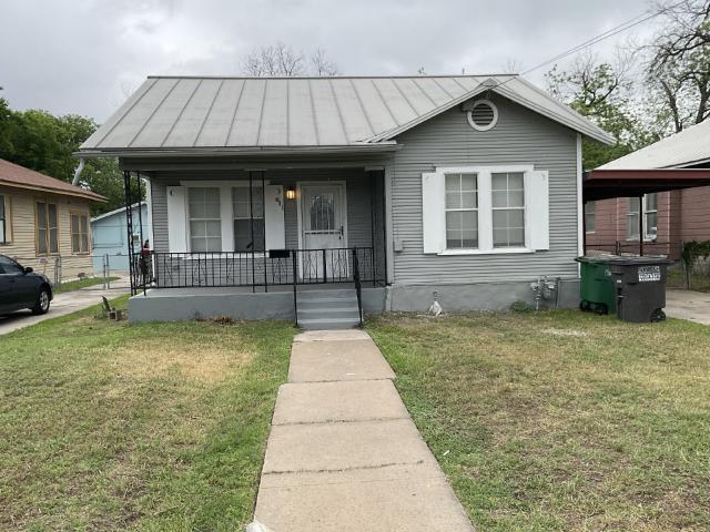 3 BR, 2 BA Apartment 811 Rivas Street, San Antonio, TX 78207