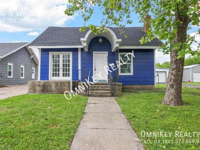 3 BR, 2 BA Apartment 814 N Walnut St, Sherman, TX 75090
