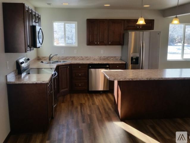 3 BR, 2 BA Apartment 814 North Custer Street, Unit 101, Sheridan, WY 82801