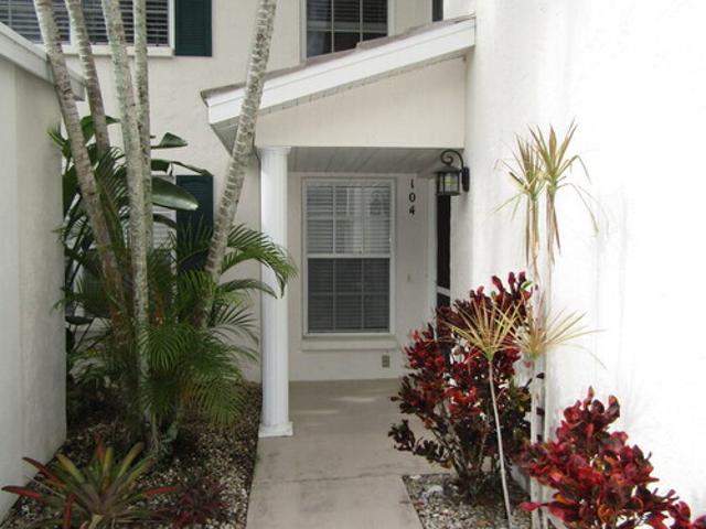 3 BR, 2 BA Apartment 815 Montrose Dr, Unit 104, Venice, FL 34293