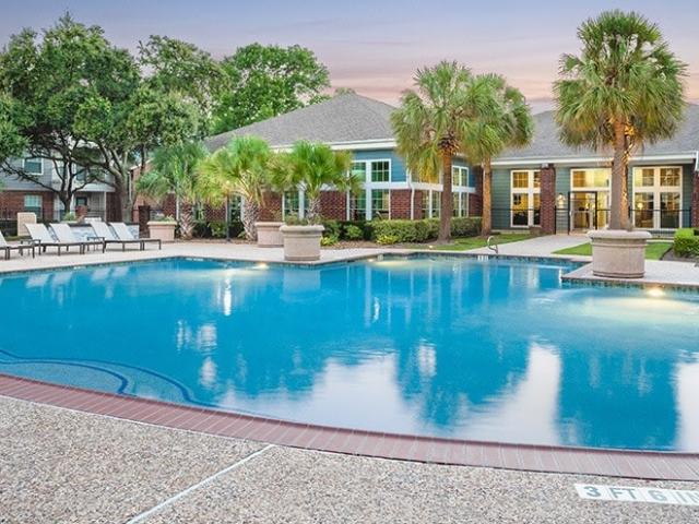 3 BR, 2 BA Apartment 8181 Fannin Street Unit 02032, Houston, TX 77054