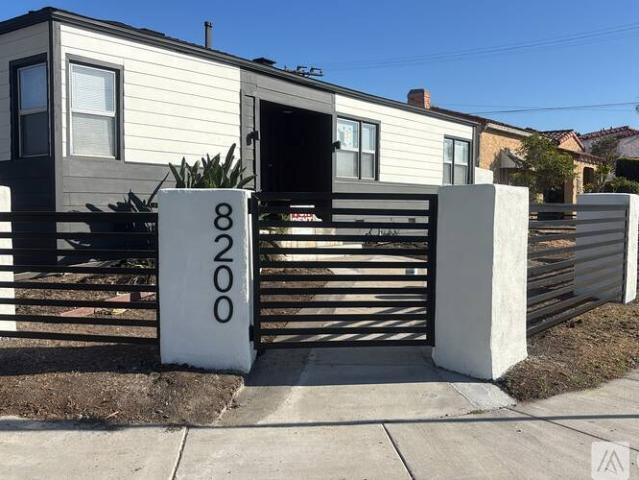 3 BR, 2 BA Apartment 8200 Maitland Avenue, Inglewood, CA 90305