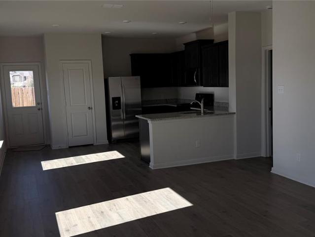 3 BR, 2 BA Apartment 8205 White Wolf Trail, Ponder, TX 76259