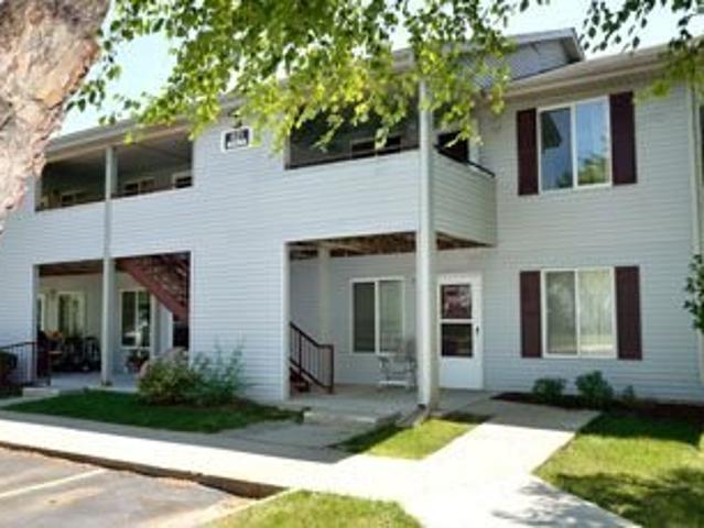 3 BR, 2 BA Apartment 821 South 13th Ave. East, Newton, IA 50208
