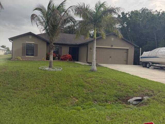 3 BR, 2 BA Apartment 824 La Salle Avenue, Fort Myers, FL 33913