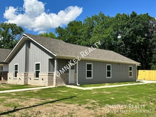 3 BR, 2 BA Apartment 825 Edgar St, Greenville, TX 75401