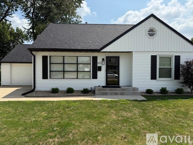 3 BR, 2 BA Apartment 825 Staub Court Northeast, Cedar Rapids, IA 52402