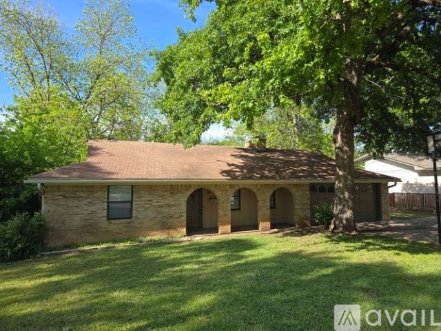 3 BR, 2 BA Apartment 826 Wilma Street, Tyler, TX 75701