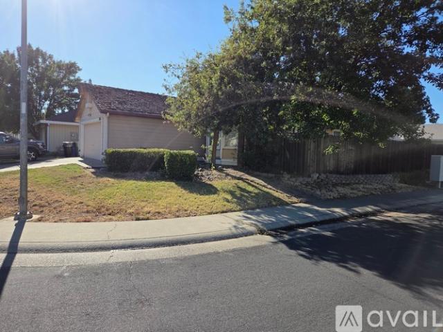 3 BR, 2 BA Apartment 8350 Bull Mountain Cir, Elk Grove, CA 95758