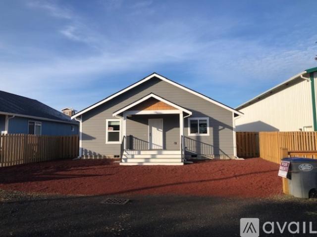 3 BR, 2 BA Apartment 835 N 1st St, Westport, WA 98595