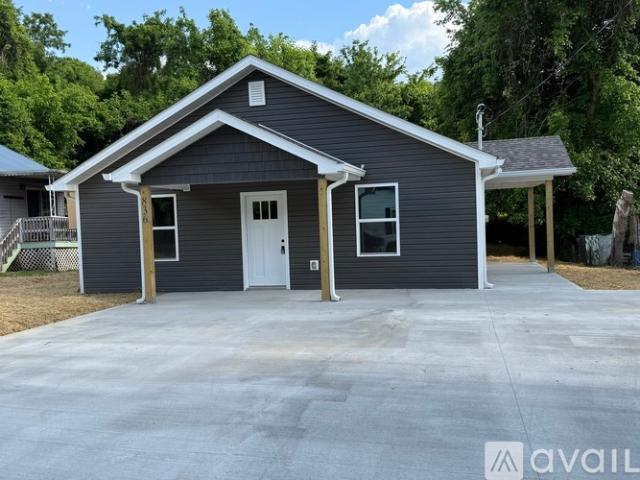 3 BR, 2 BA Apartment 836 Truman St, Morristown, TN 37814