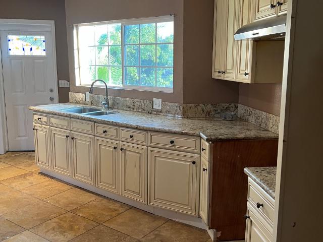 3 BR, 2 BA Apartment 943 West C Street, Colton, CA 92324