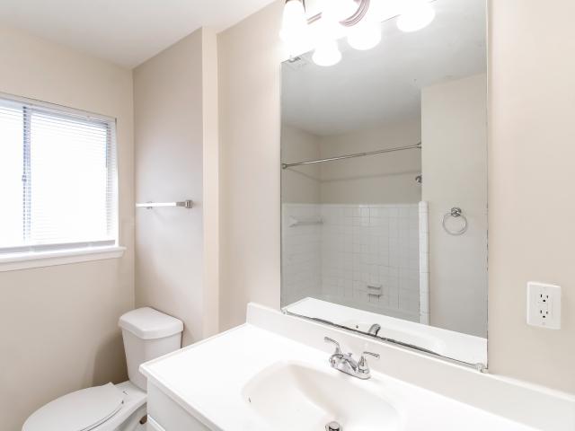 3 BR, 2 BA Apartment 946 Beachcomber Lane, Houston, TX 77062