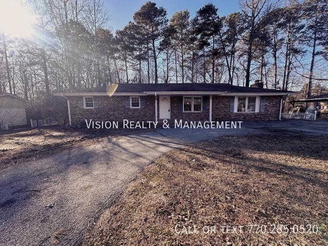 3 BR, 2 BA Apartment 95 Castlegate Cir, Carrollton, GA 30116