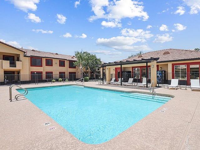 3 BR, 2 BA Apartment 975 S. Royal Palm Road Unit C205, Apache Junction, AZ 85119