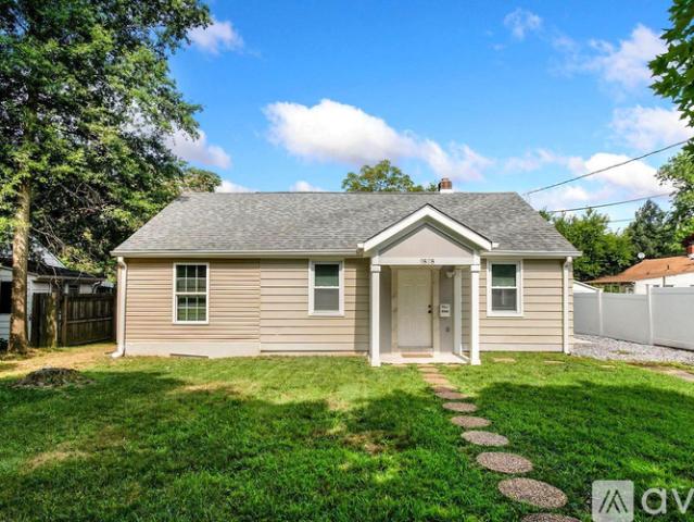 3 BR, 2 BA Apartment 9808 47th Ave, College Park, MD 20740