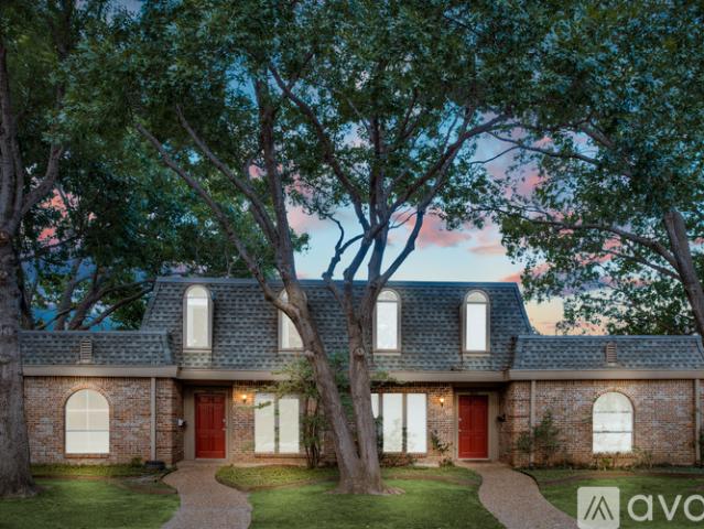 3 BR, 2 BA Apartment 9808 Crest Meadow Dr, Dallas, TX 75230