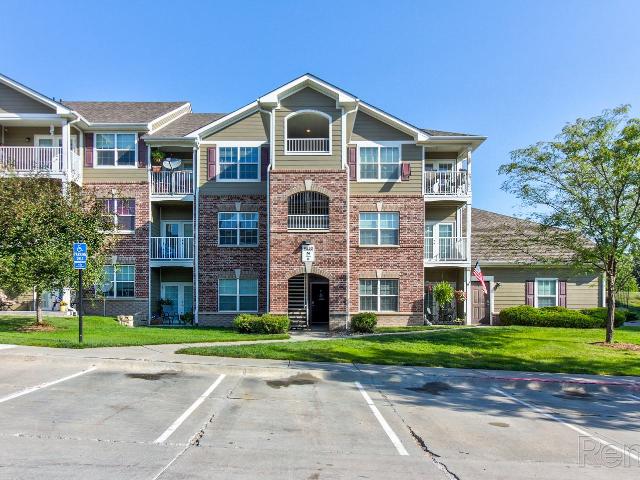 3 BR, 2 BA Apartment 9852 Josephine Court Unit 19326, La Vista, NE 68128