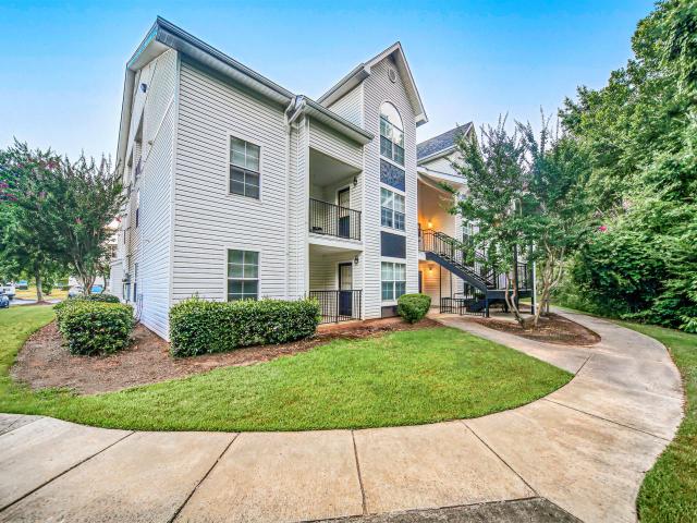 3 BR, 2 BA Apartment 9940 Paddle Wheel Dr Unit 204, Cordova, TN 38016