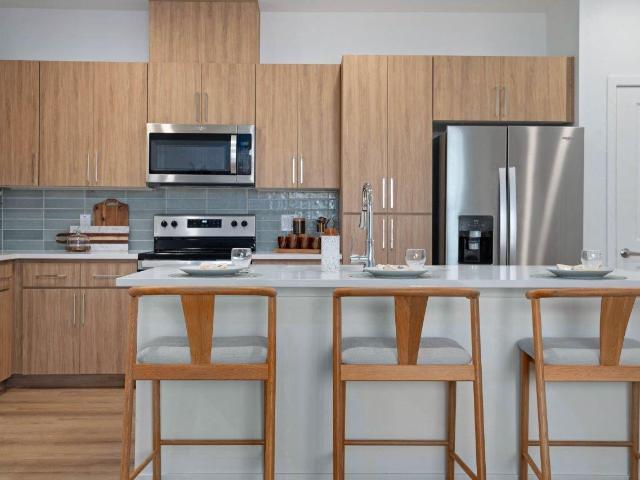 3 BR, 2 BA Apartment 9975 West Encanto Boulevard Unit DD408, Avondale, AZ 85392