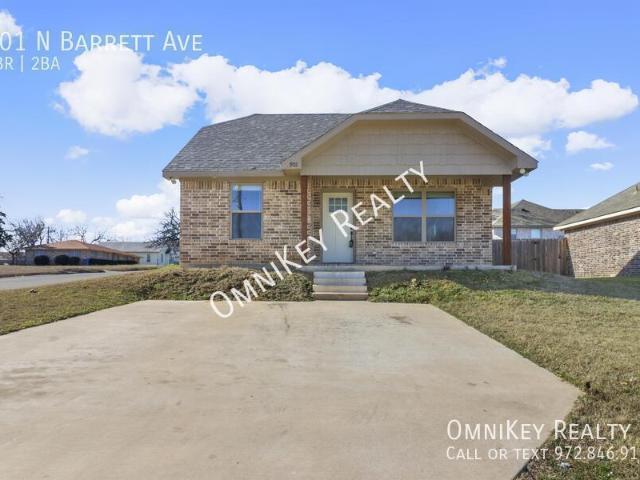 3 BR, 2 BA Apartment 901 N Barrett Ave, Denison, TX 75020