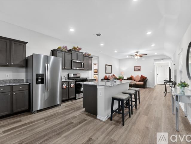 3 BR, 2 BA Apartment 906 Ramble Rd, Lavon, TX 75166