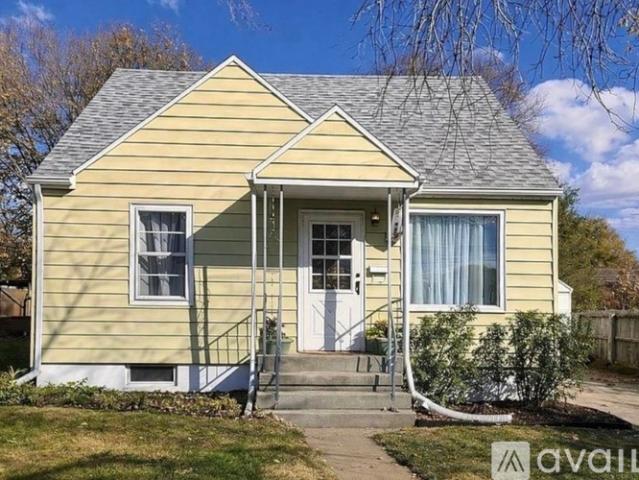 3 BR, 2 BA Apartment 913 Westridge Pkwy, McCook, NE 69001
