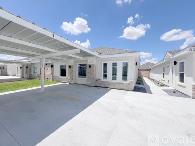 3 BR, 2 BA Apartment 913 N Woodson Ave, Edinburg, TX 78541