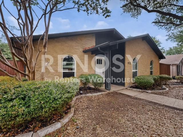 3 BR, 2 BA Apartment 913 Overdowns Dr, Plano, TX 75023