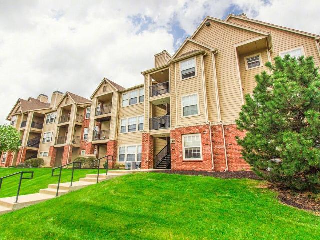 3 BR, 2 BA Apartment 9101 Renner Blvd Lenexa, KS 66219