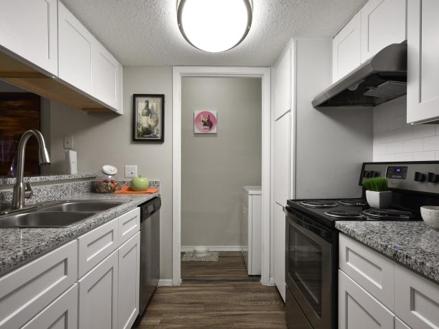 3 BR, 2 BA Apartment 9109 Dartbrook Dr Unit 2502, San Antonio, TX 78240