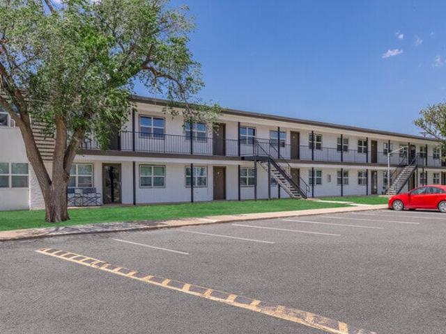 3 BR, 2 BA Apartment 910 W 28th Street Unit 7I, Plainview, TX 79072