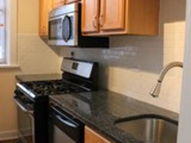 3 BR, 2 BA Apartment 910 West Waveland, Chicago, IL 60613