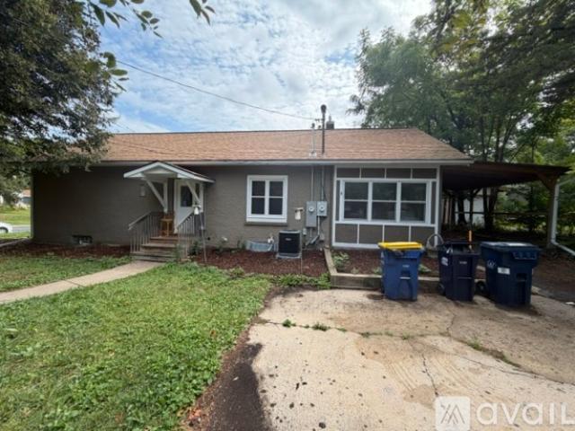 3 BR, 2 BA Apartment 915 1st St W, Unit House, Northfield, MN 55057