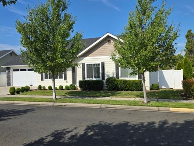 3 BR, 2 BA Apartment 918 Southwest Blackberry Lane, Grants Pass, OR 97527