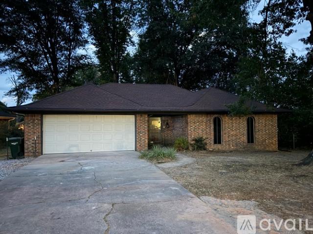 3 BR, 2 BA Apartment 9204 Fresno St, Fort Smith, AR 72903