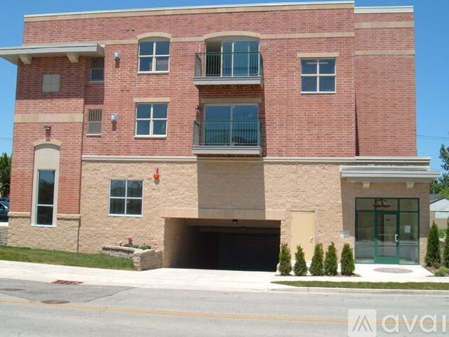 3 BR, 2 BA Apartment 920 Marquette Ave, Unit 304, South Milwaukee, WI 53172