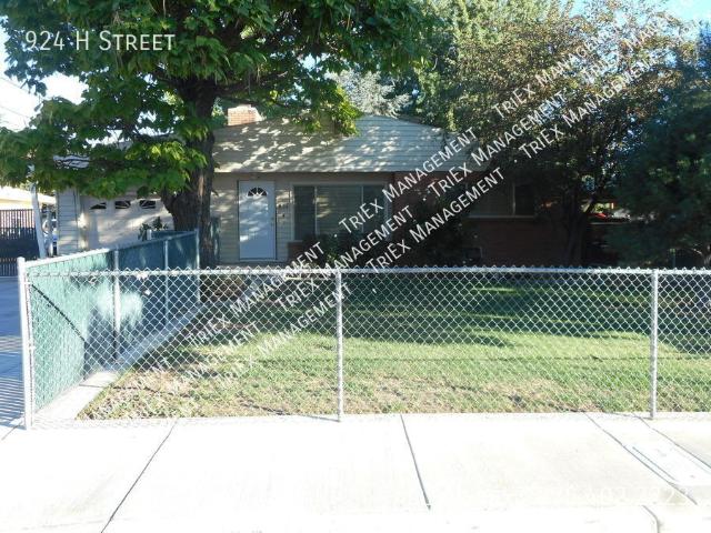 3 BR, 2 BA Apartment 924 H Street, Sparks, NV 89431