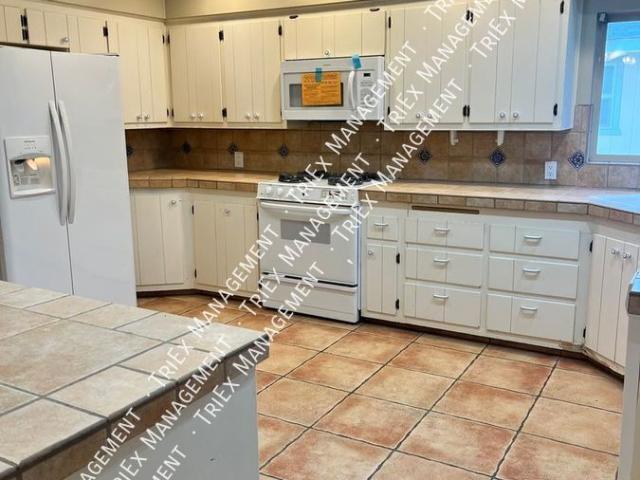 3 BR, 2 BA Apartment 924 H Street, Sparks, NV 89431