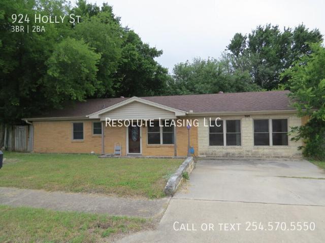 3 BR, 2 BA Apartment 924 Holly St, Copperas Cove, TX 76522