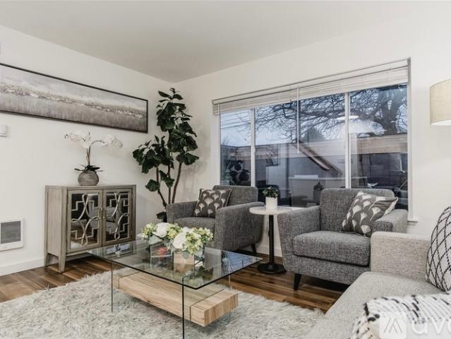 3 BR, 2 BA Apartment 9250 15th Avenue Southwest, Seattle, WA 98106