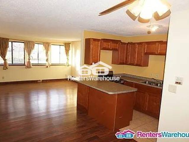 3 BR, 2 BA Apartment 925 30th Ave S, Minneapolis, MN 55406