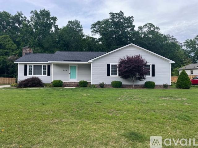 3 BR, 2 BA Apartment 929 Pamela Ln, Rocky Mount, NC 27803