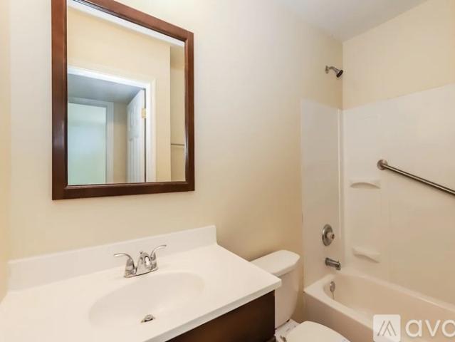 3 BR, 2 BA Apartment 9310 North Dartmouth Avenue, Tampa, FL 33612