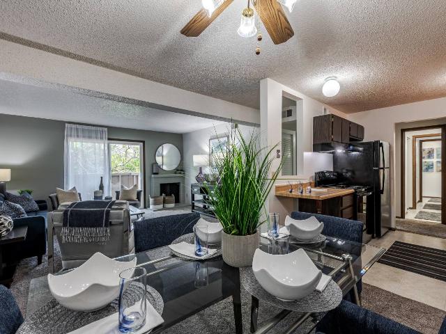 3 BR, 2 BA Apartment 9 Candlelight Drive Unit 04L02, Springfield, IL 62704